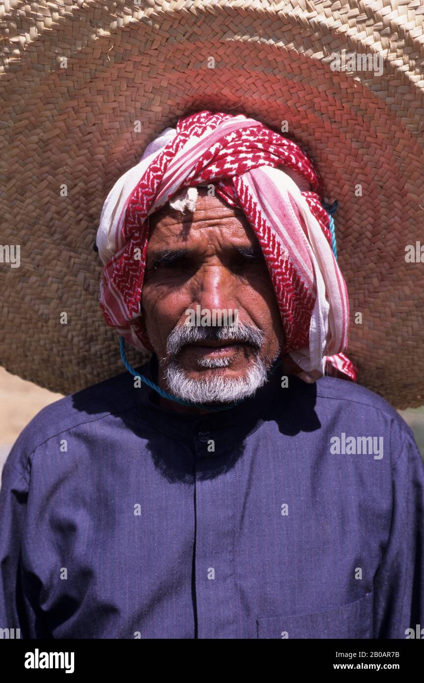 Saudi arabia farmer hi-res stock photography and images - Alamy