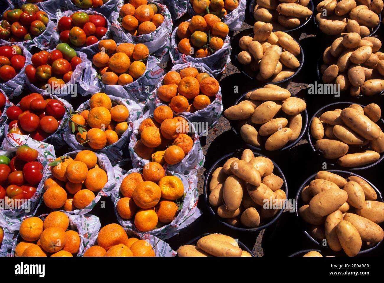 Saudi arabia fruit market hi-res stock photography and images - Alamy