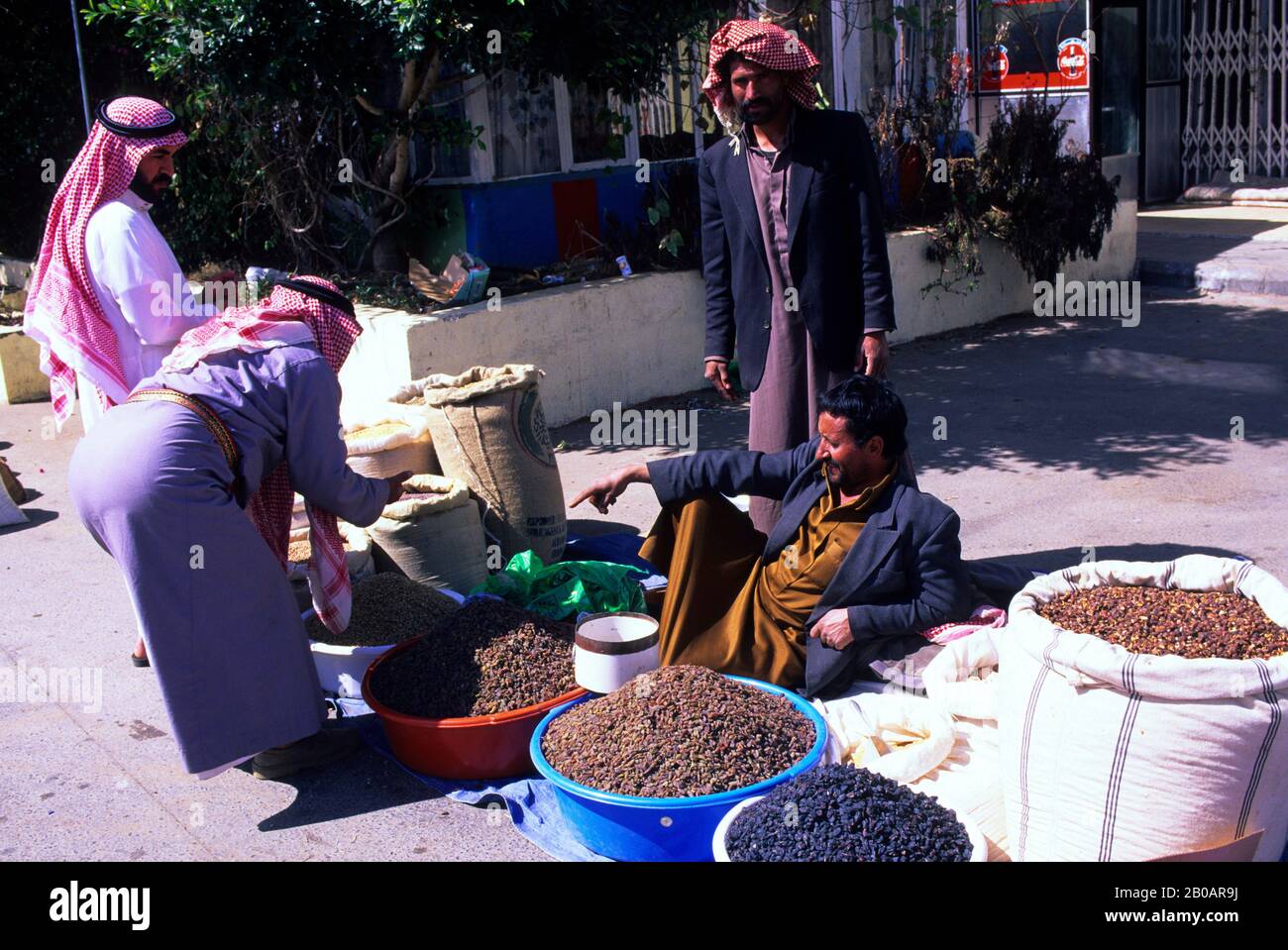 Saudi arabia fruit market hi-res stock photography and images - Alamy
