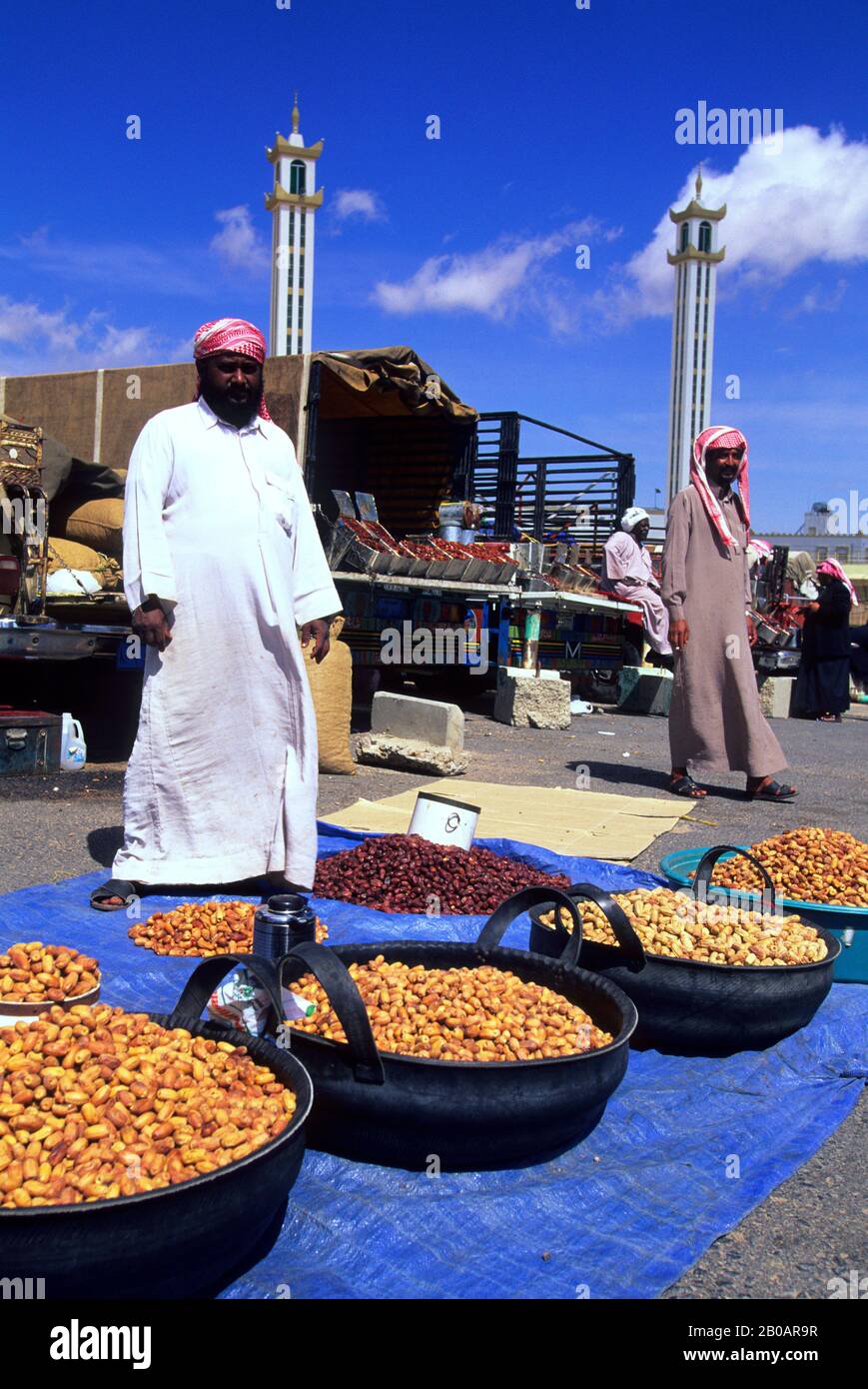 Saudi arabia fruit market hi-res stock photography and images - Alamy