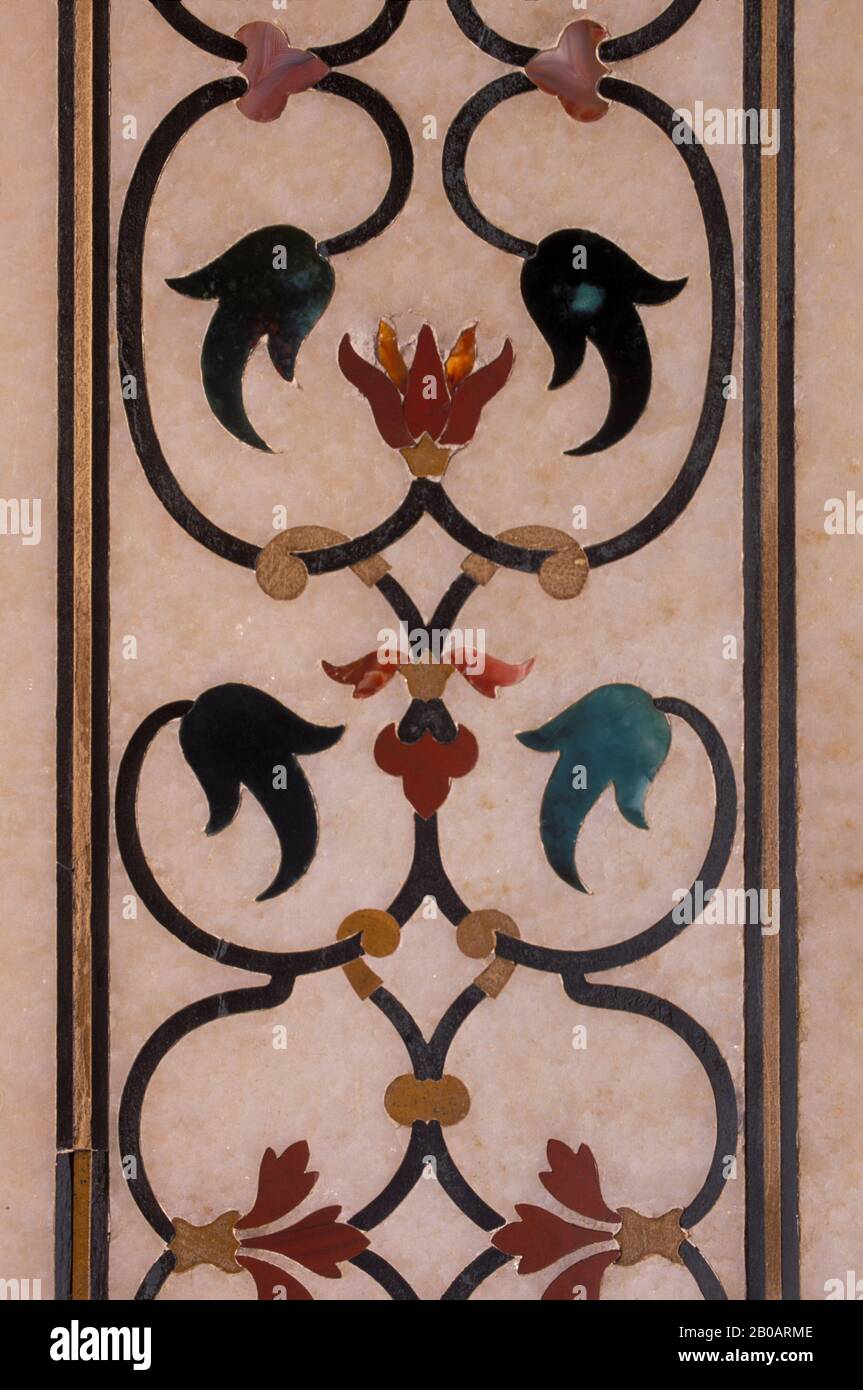 INDIA, AGRA, TAJ MAHAL, WHITE MARBLE INLAY WITH SEMIPRECIOUS STONES ...