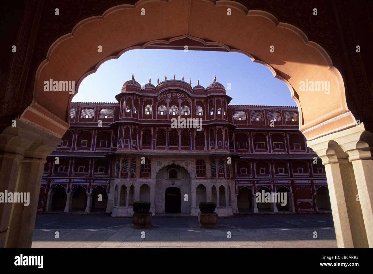 INDIA, JAIPUR, CITY PALACE, ARCH Stock Photo - Alamy