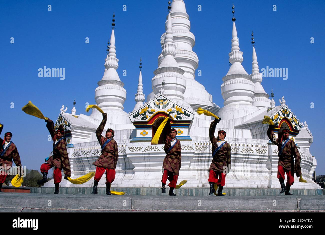 Traditional dance beijing china hi-res stock photography and images - Alamy