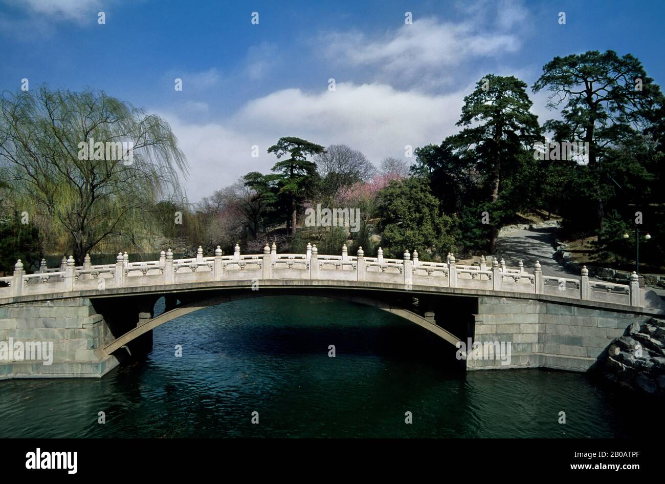 Stone bridge architecture hi-res stock photography and images - Alamy