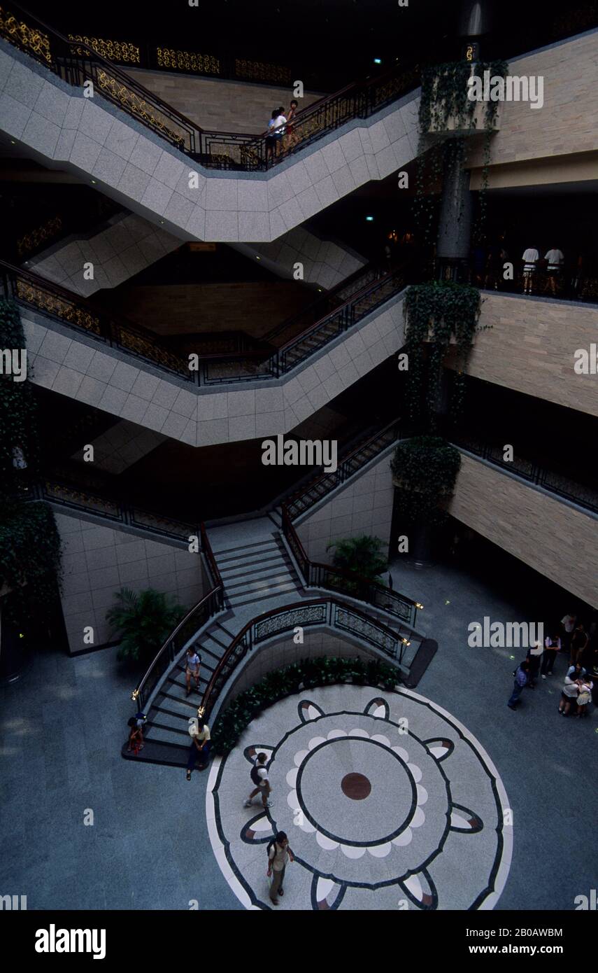 CHINA, SHANGHAI, SHANGHAI MUSEUM, INTERIOR COURTYARD Stock Photo - Alamy