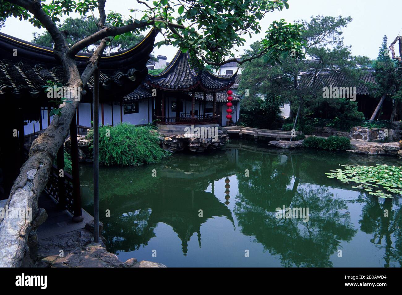 Suzhou garden pond hi-res stock photography and images - Alamy