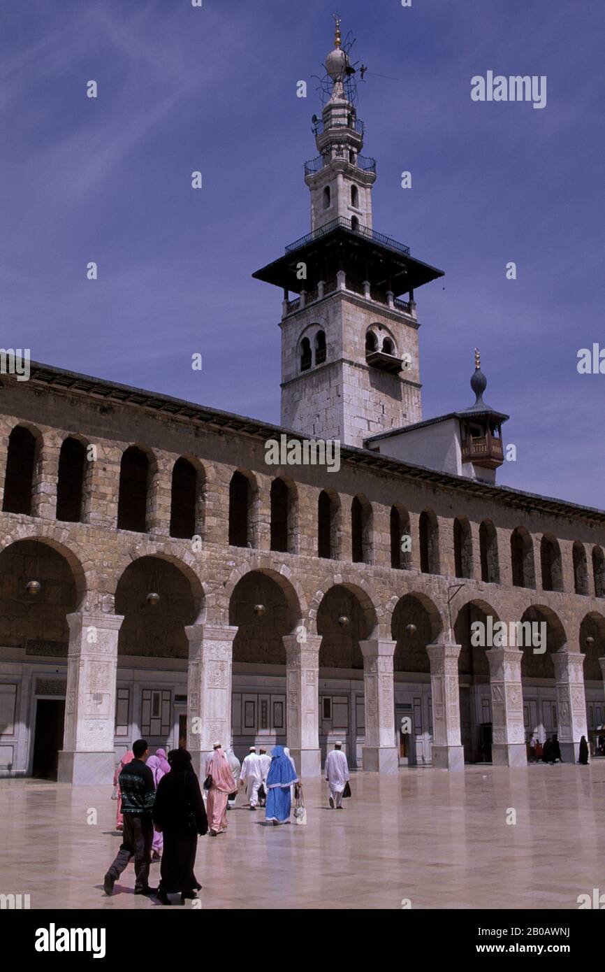 SYRIA, DAMASCUS, OLD TOWN, UMAYYAD MOSQUE, INNER COURTYARD, BUILT IN ...