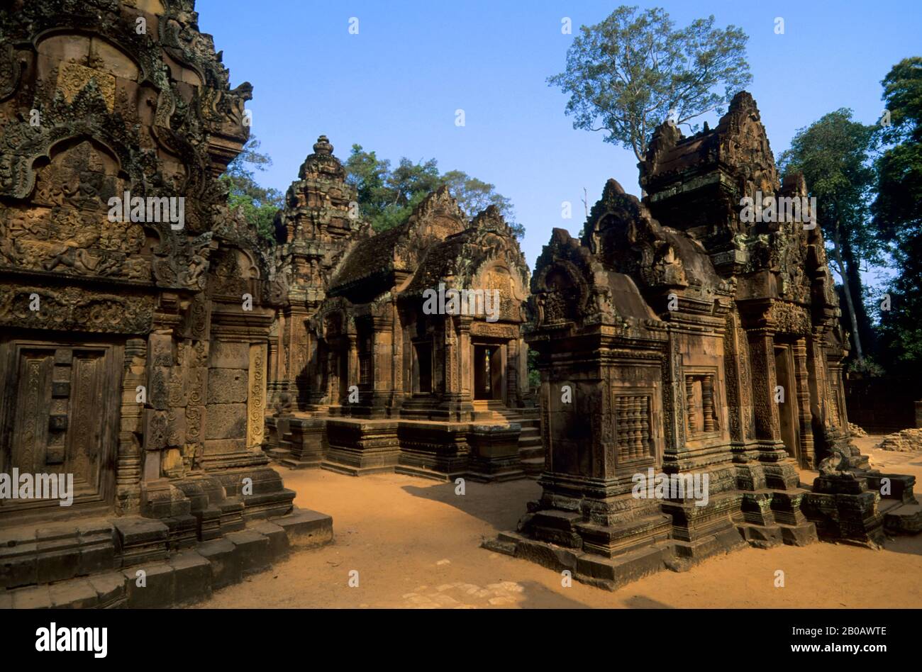 CAMBODIA, SIEM REAP, BANTEAY SREY TEMPLE, CENTRAL STRUCTURES Stock ...