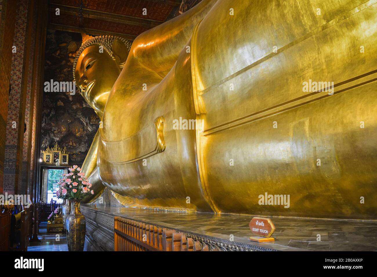 Bangkok, Thailand 25/02/2020: The Reclining Buddha in Wat Po temple the ...