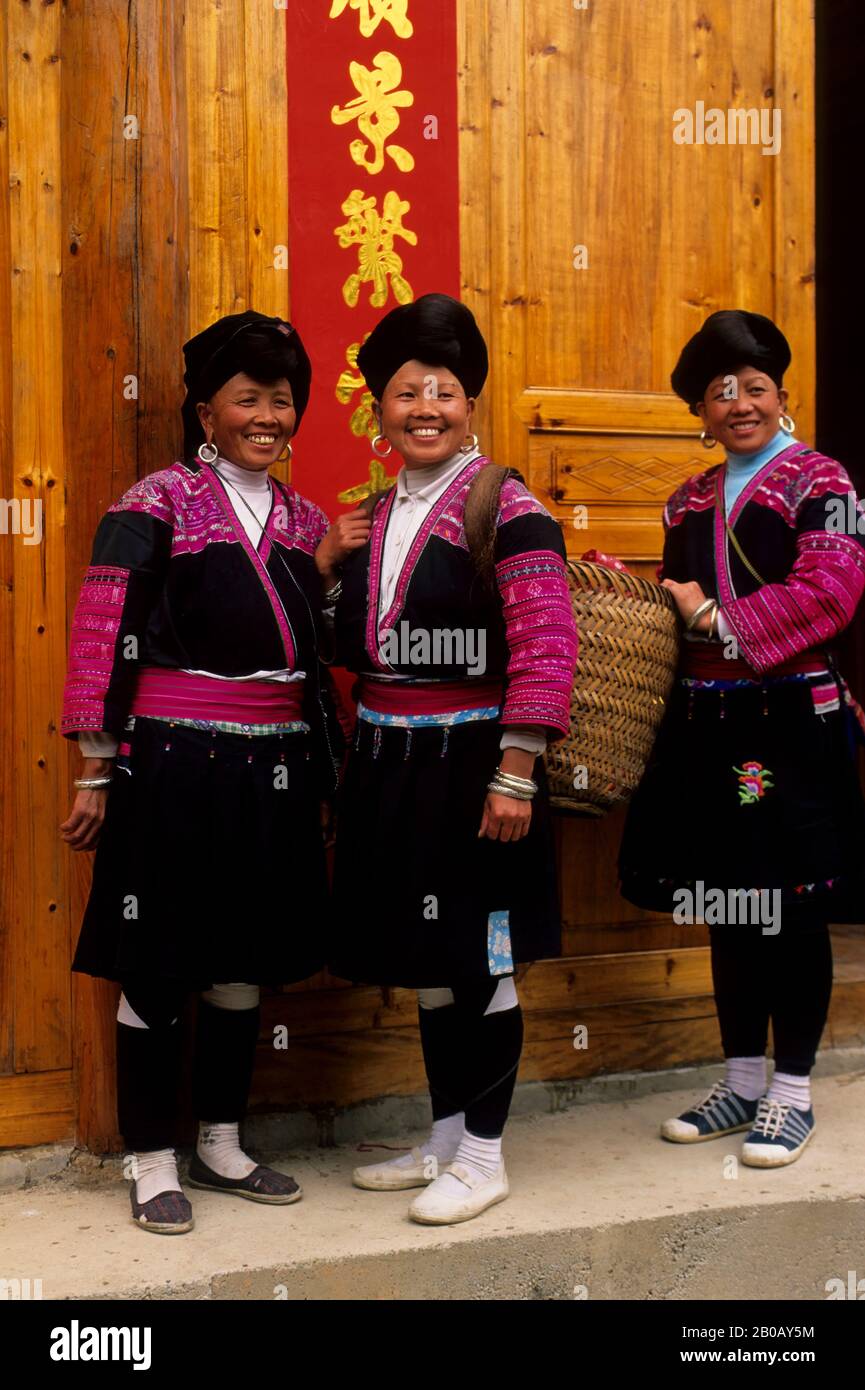 Yao tribe hair hi-res stock photography and images - Alamy