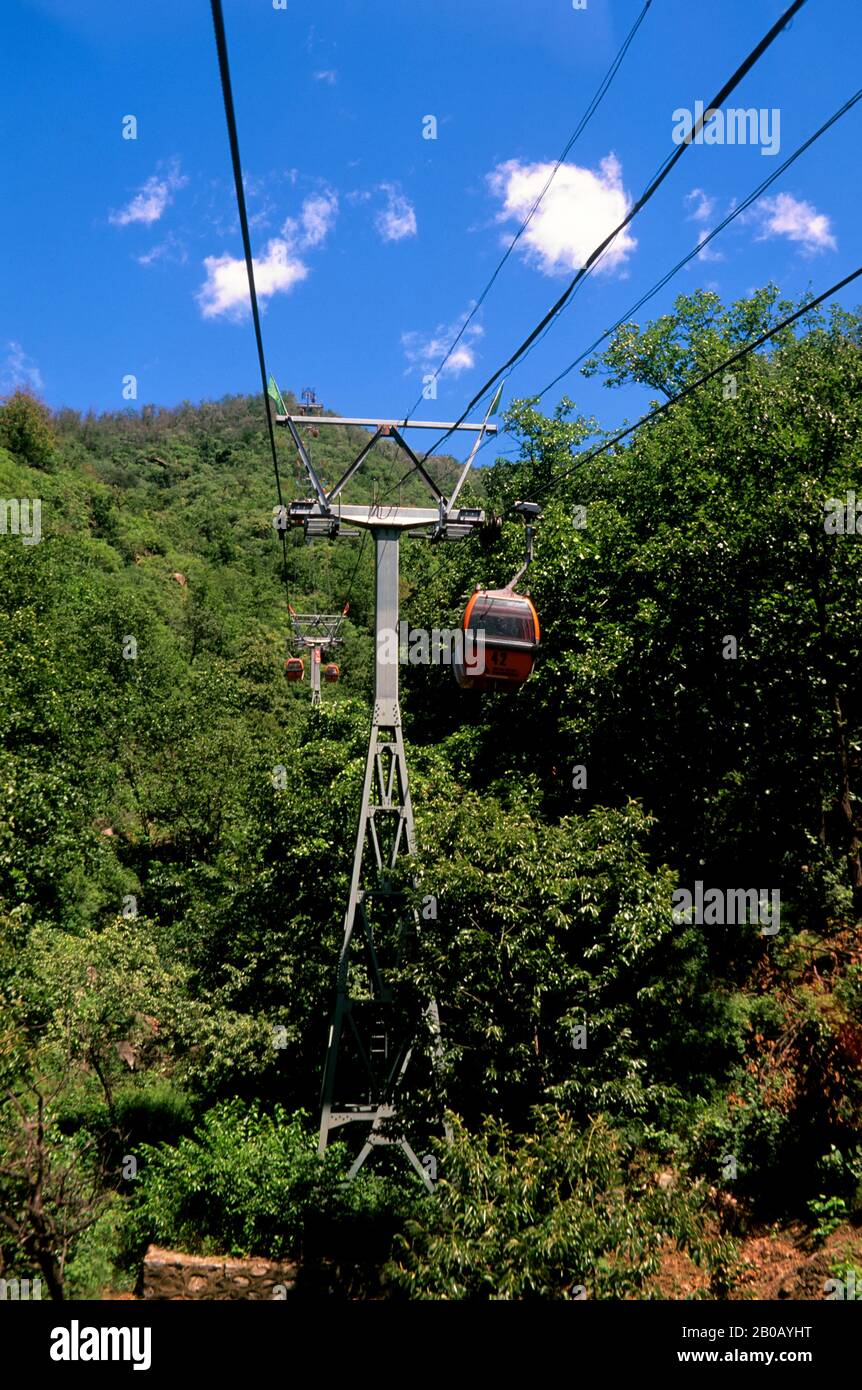 Cable car rides hi-res stock photography and images - Alamy