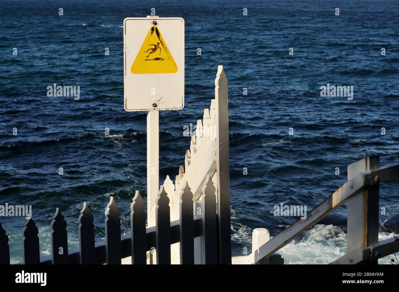 Pool safety sign australia hi-res stock photography and images - Alamy