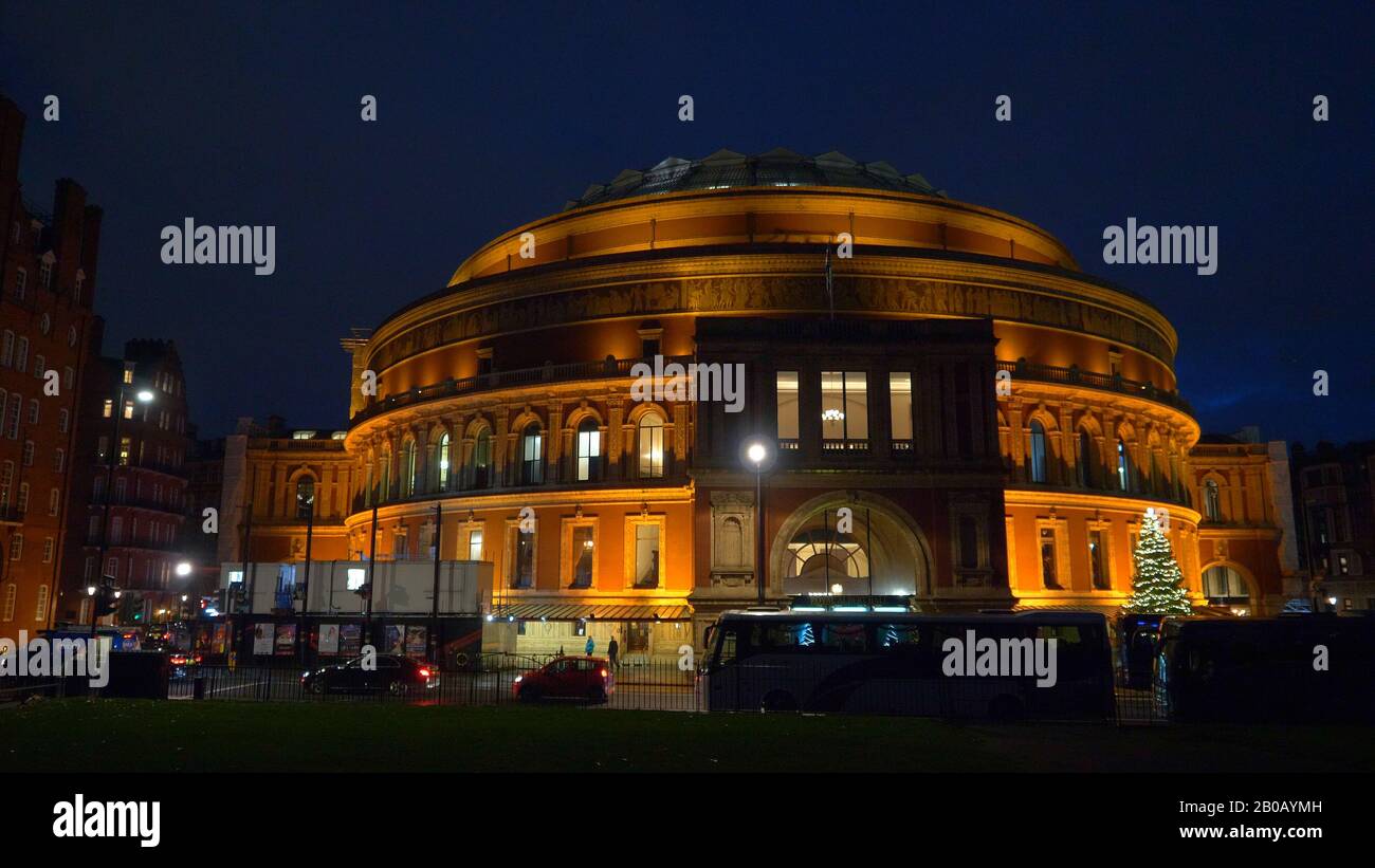Royal albert hall building 2019 hi-res stock photography and images - Alamy