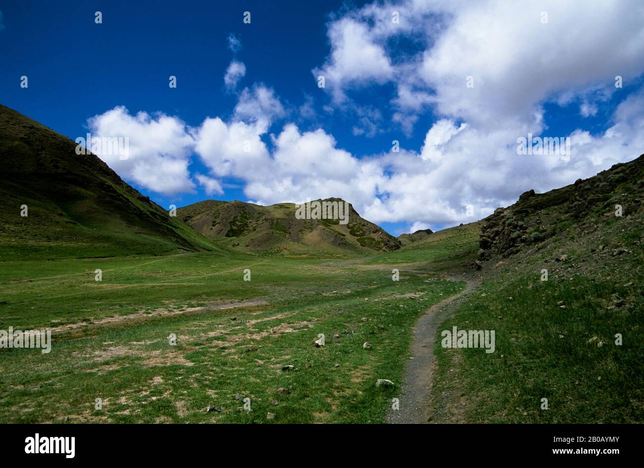 MONGOLIA, GOBI DESERT, NEAR DALANZADGAD, YOLYN AM VALLEY LANDSCAPE ...