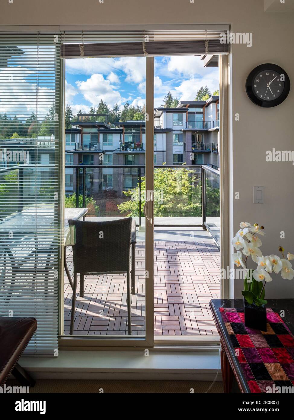 Open patio door hi-res stock photography and images - Alamy