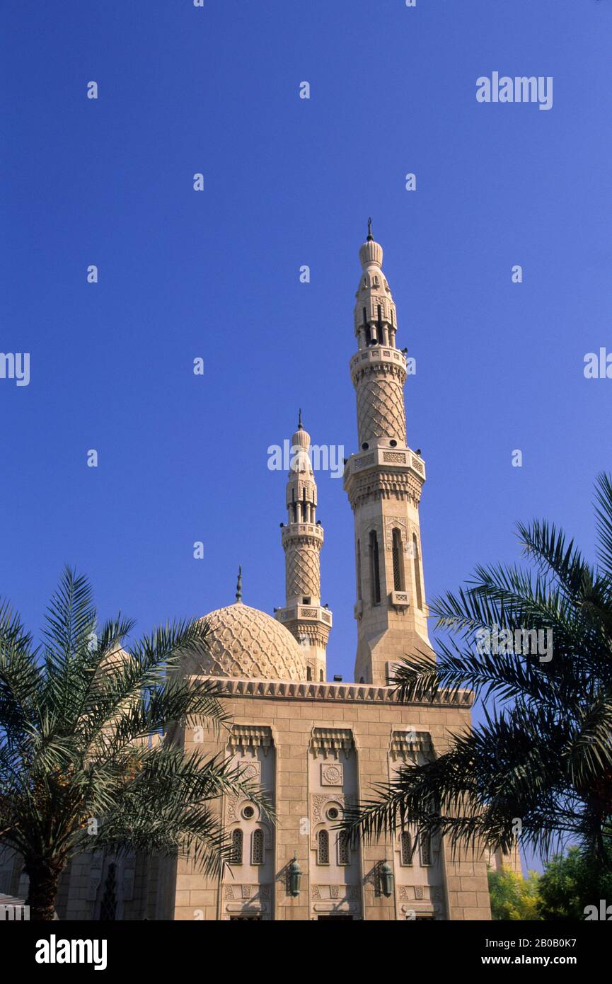 UNITED ARAB EMIRATES, DUBAI, JUMEIRA MOSQUE Stock Photo - Alamy