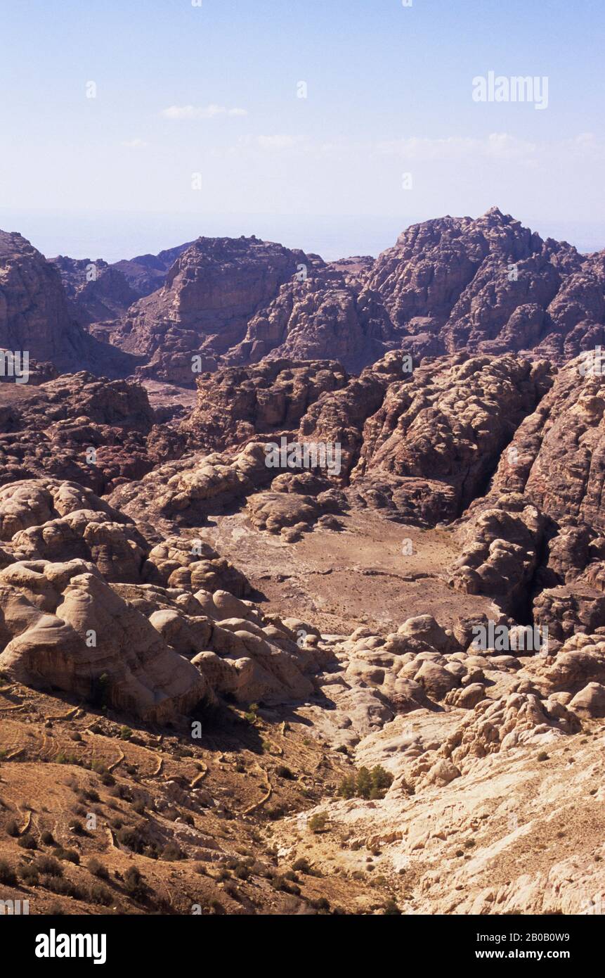 JORDAN, NEAR WADI MUSA, VIEW TOWARD MOUNTAINS OF PETRA Stock Photo - Alamy