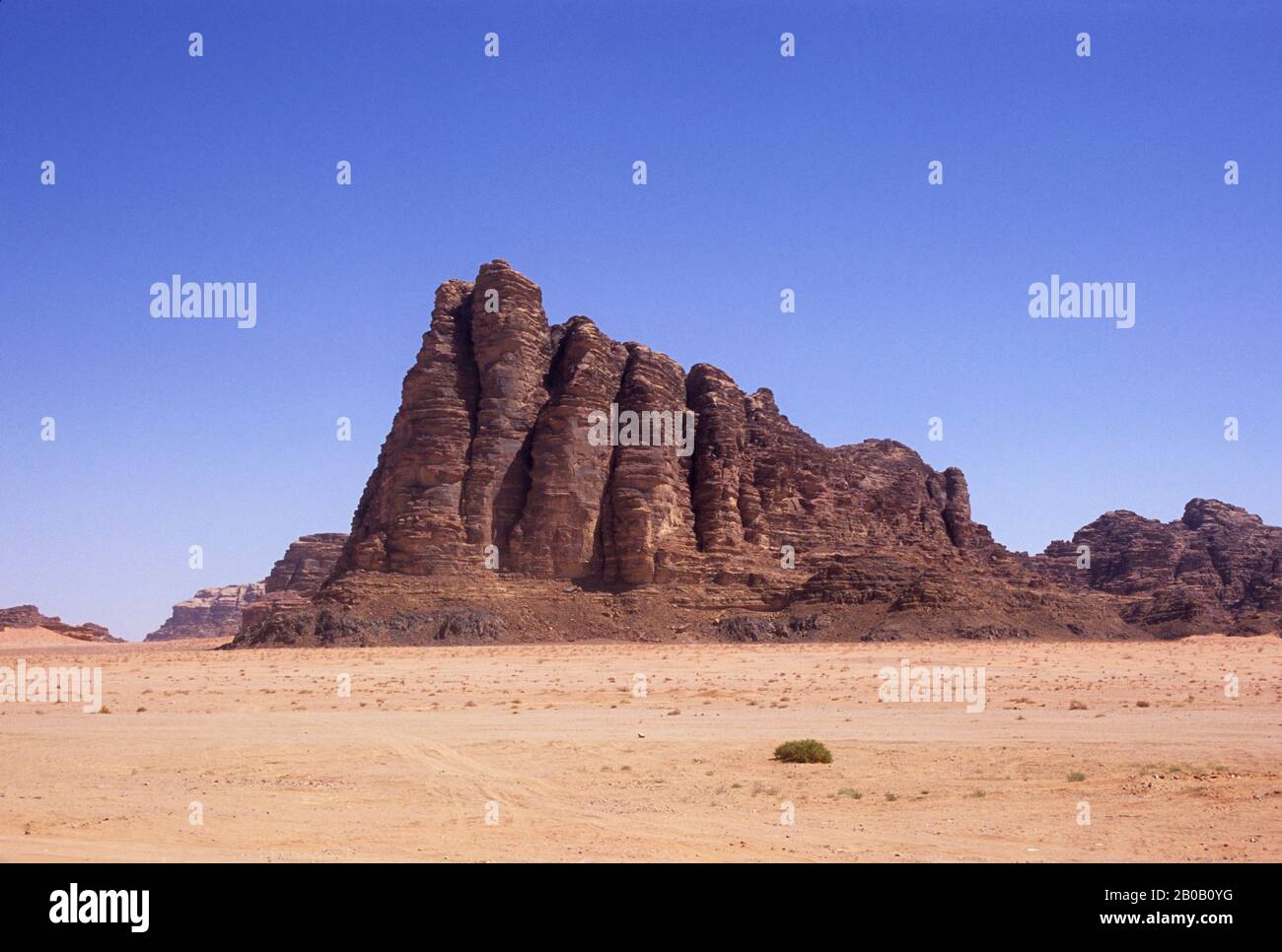 JORDAN, WADI RUM, LANDSCAPE Stock Photo - Alamy