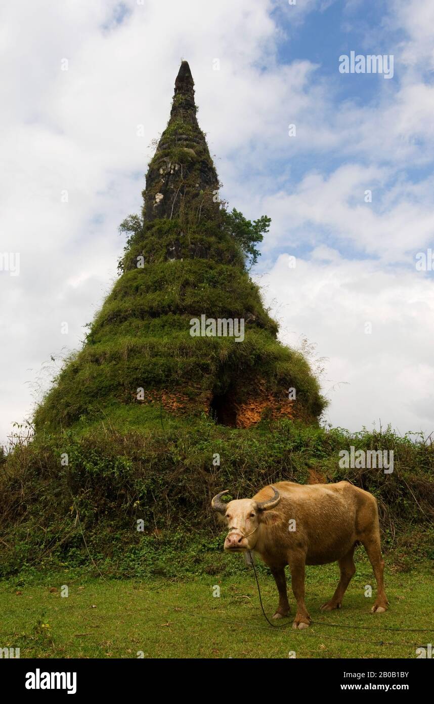 LAOS, NEAR PHONSAVANH (XIENG KHUANG), FORMER CAPITAL XIENG KHOUANG ...