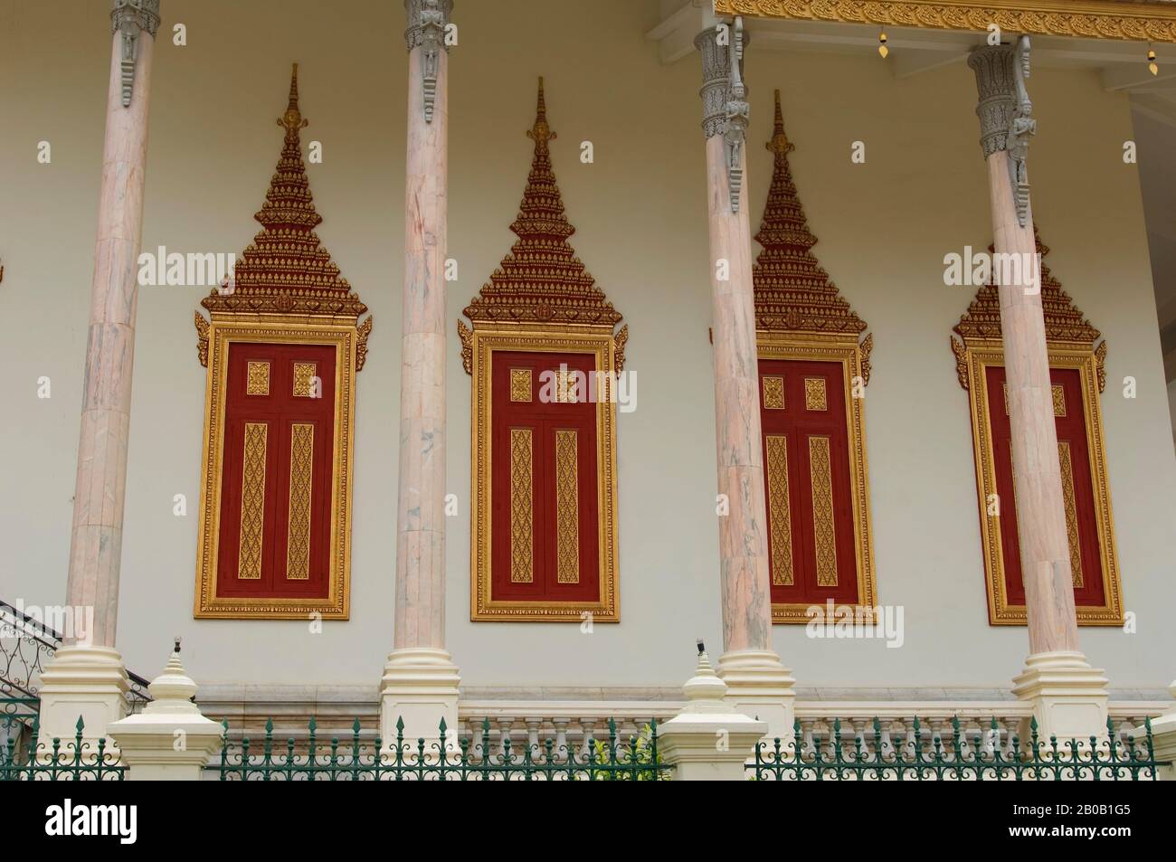 Silver windows hi-res stock photography and images - Alamy