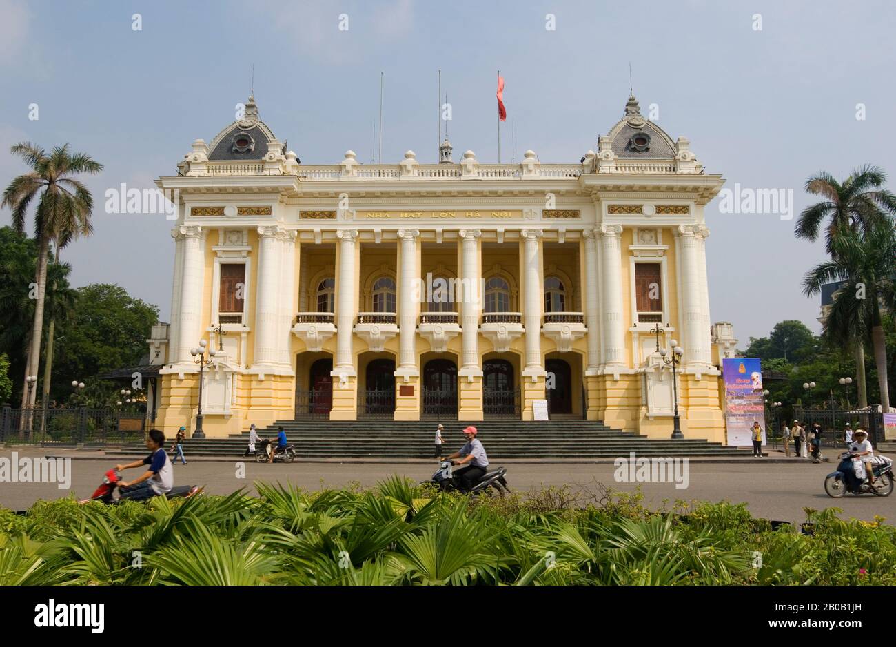 Hanoi opera house hi-res stock photography and images - Alamy