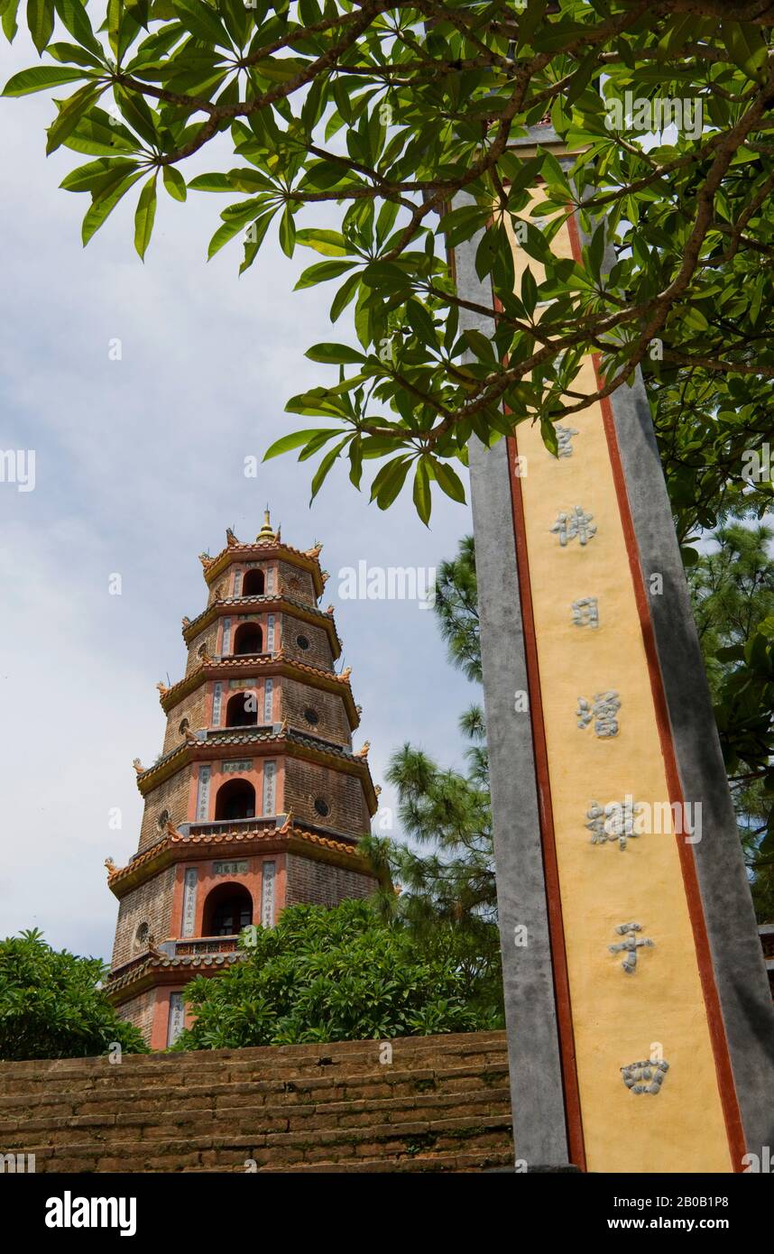 VIETNAM, HUE, THIEN MU PAGODA (HEAVENLY LADY PAGODA Stock Photo - Alamy