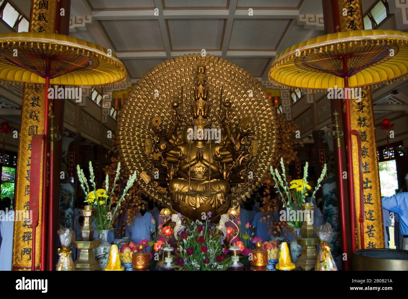 VIETNAM, NHA TRANG, LONG SON PAGODA, GOLDEN BUDDHA STATUE, ALTER Stock ...