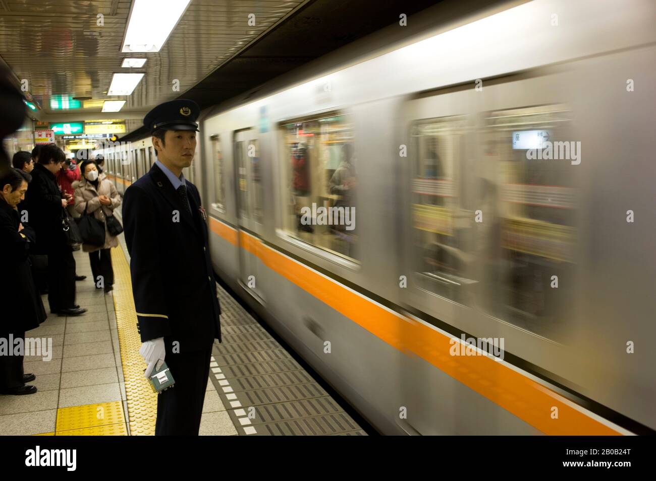 JAPAN, TOKYO, TRANSPORTATION SYSTEM, STATION, TRAIN AND STATION MASTER ...