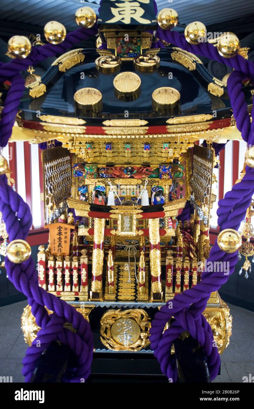 Japanese Portable Shrine High Resolution Stock Photography and Images ...