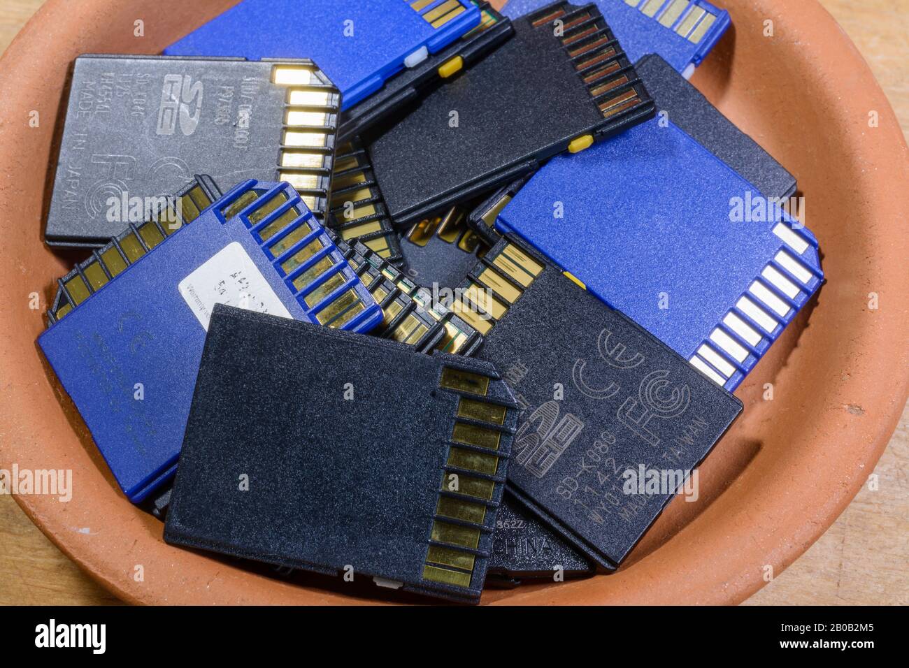Sd memory cards hi-res stock photography and images - Alamy