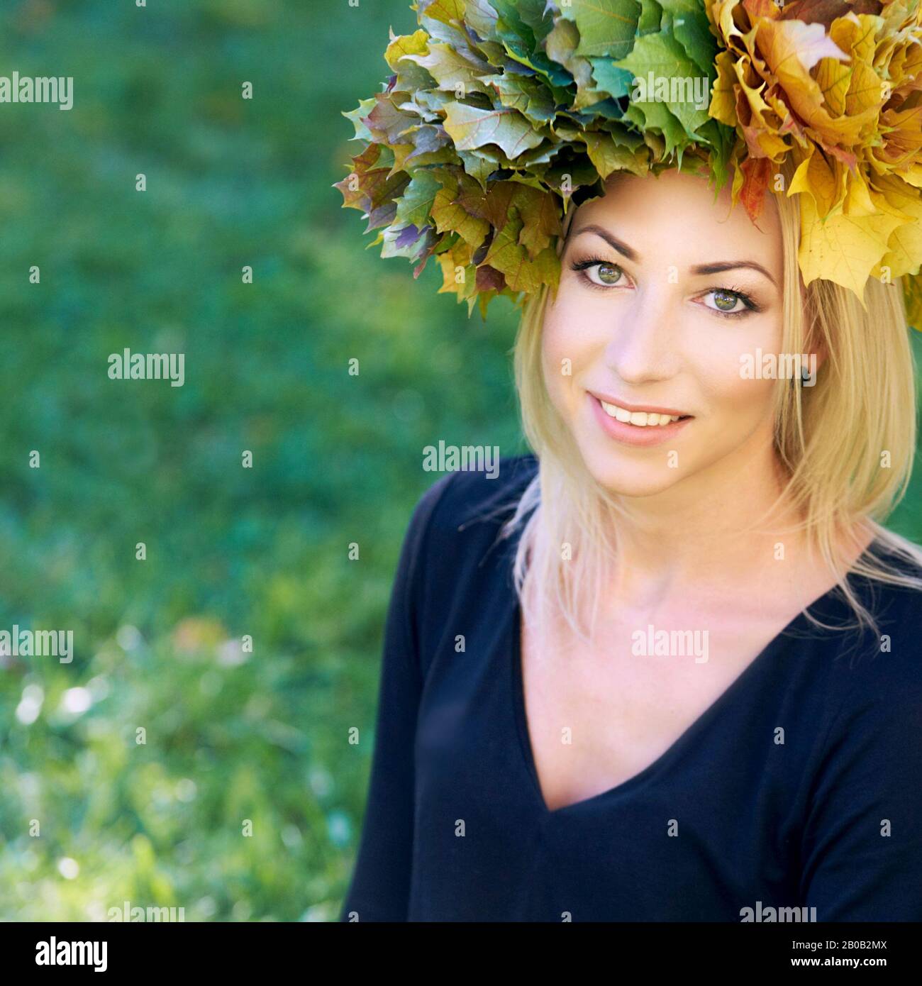 Autumn girl portrait. Beauty female fall lifestyle. Leaves colorful ...