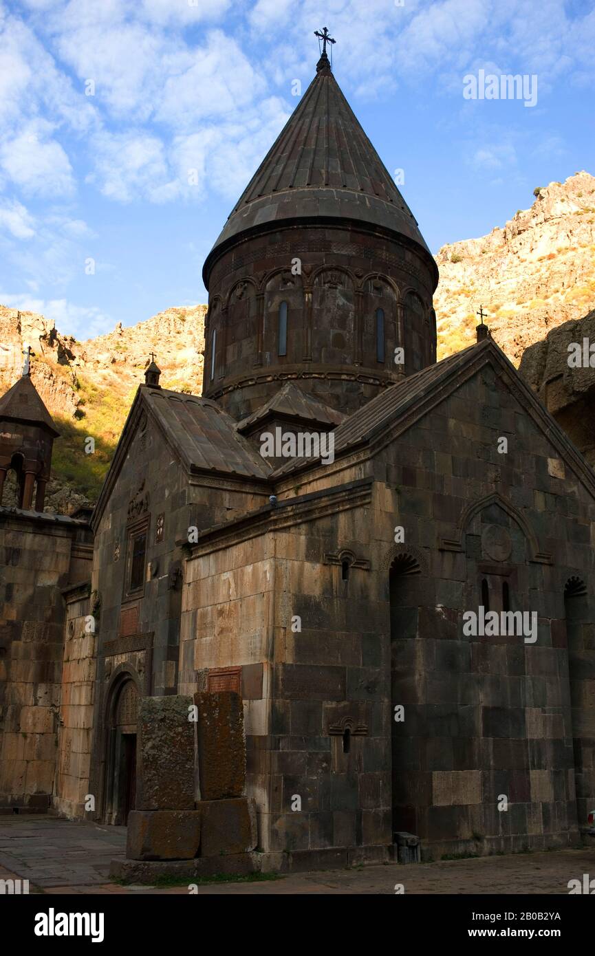 Ancient religious monastery hi-res stock photography and images - Alamy