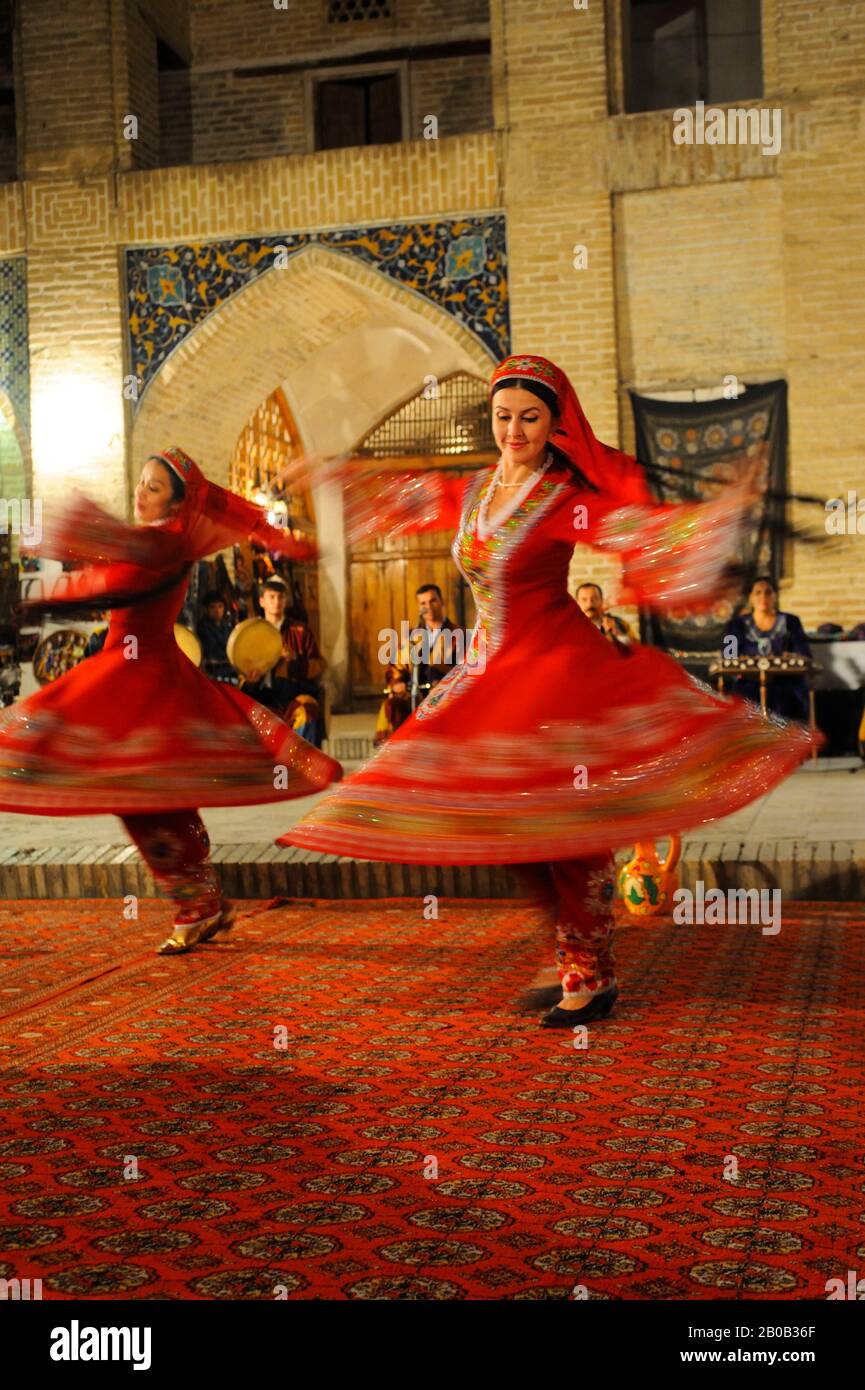 Folklore show hi-res stock photography and images - Alamy
