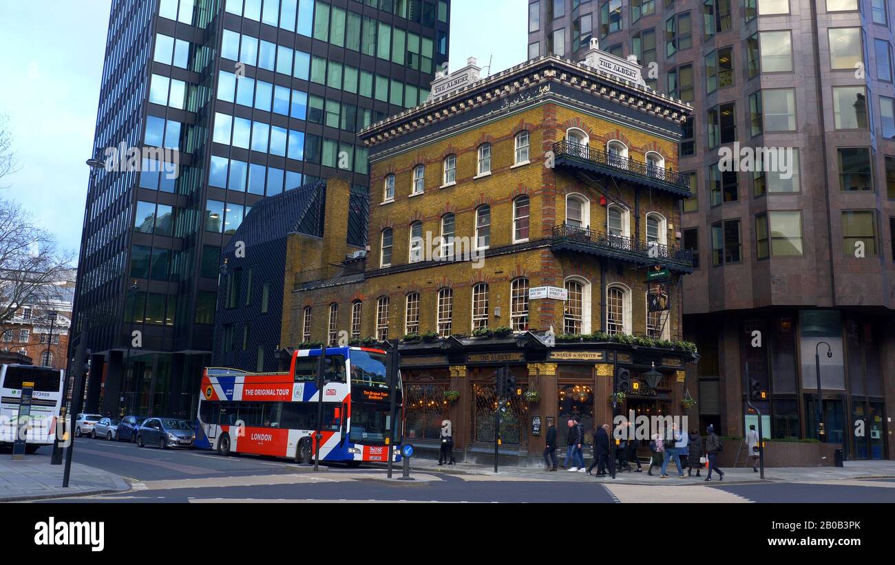 Victoria Street London Vintage High Resolution Stock Photography and ...