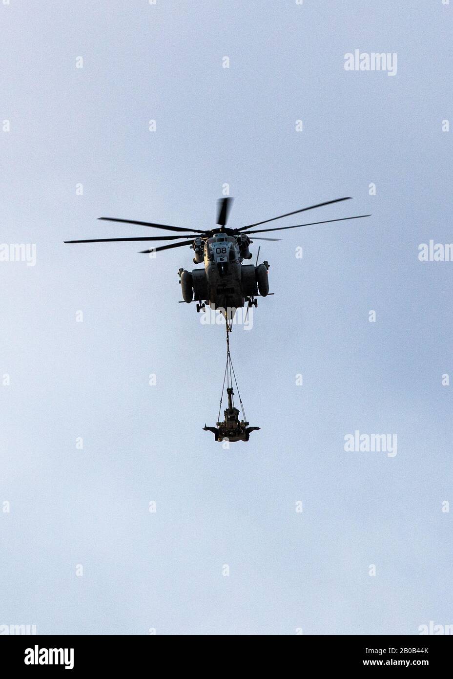 A Marine CH-53E Super Stallion assigned to Marine Heavy Helicopter ...