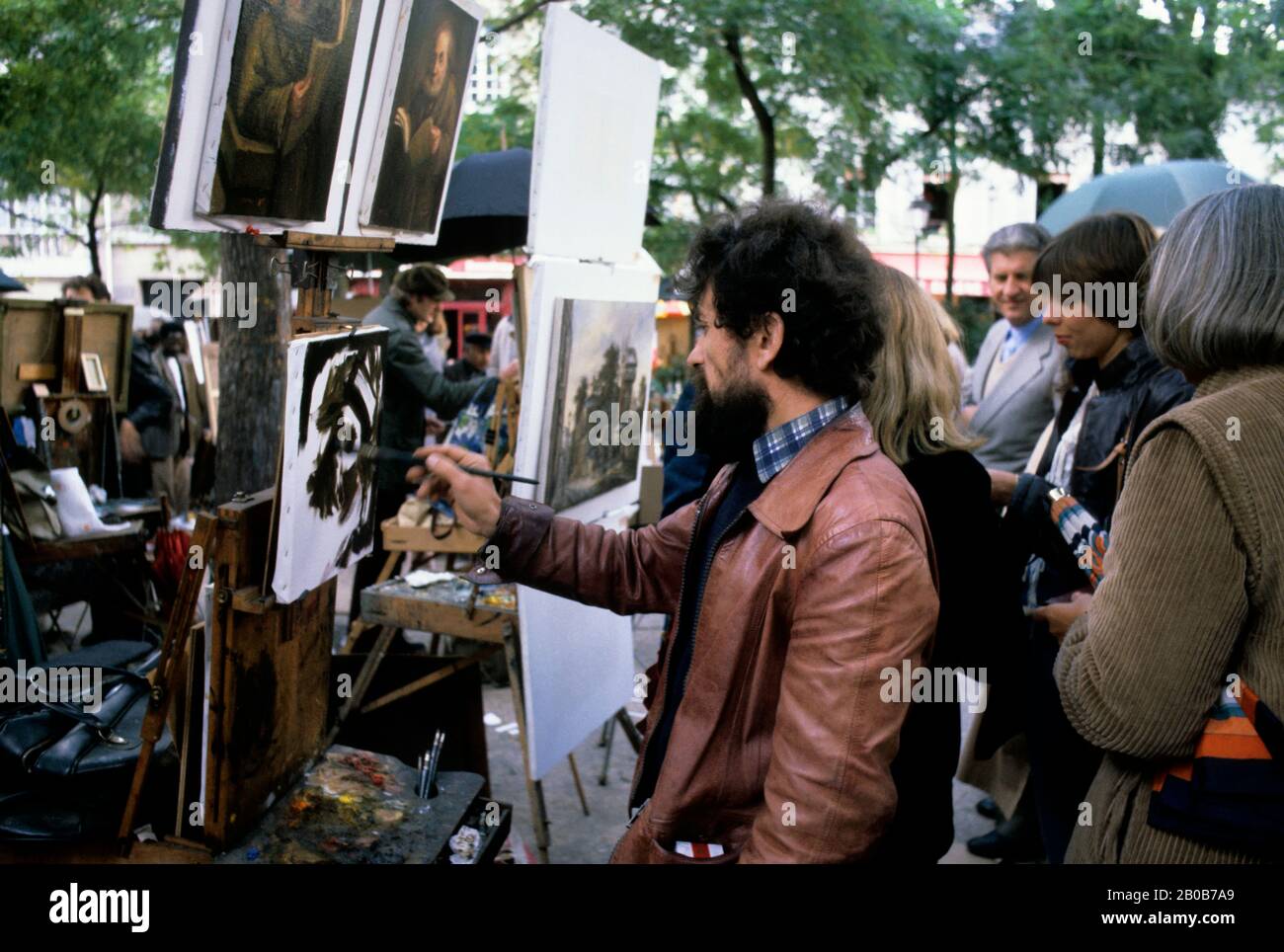 Paris france district montmartre hi-res stock photography and images ...