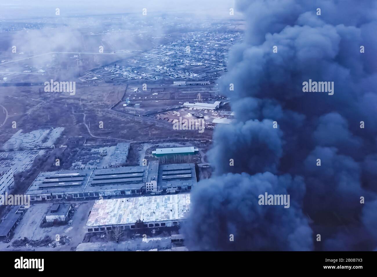 Accident factory smoke fire engines hi-res stock photography and images ...