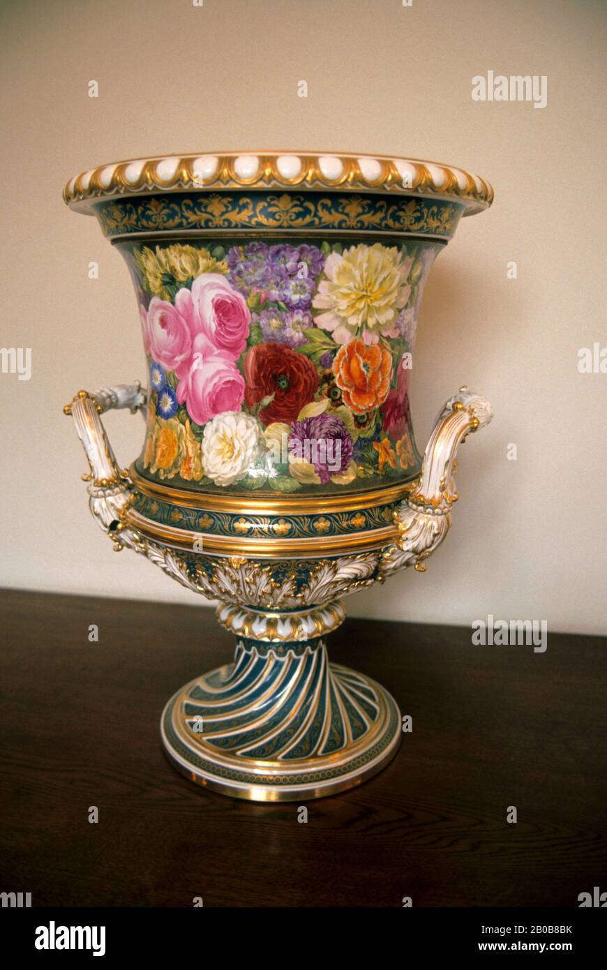 E.GERMANY, MEISSEN, PORCELAIN MUSEUM, DISPLAY Stock Photo - Alamy