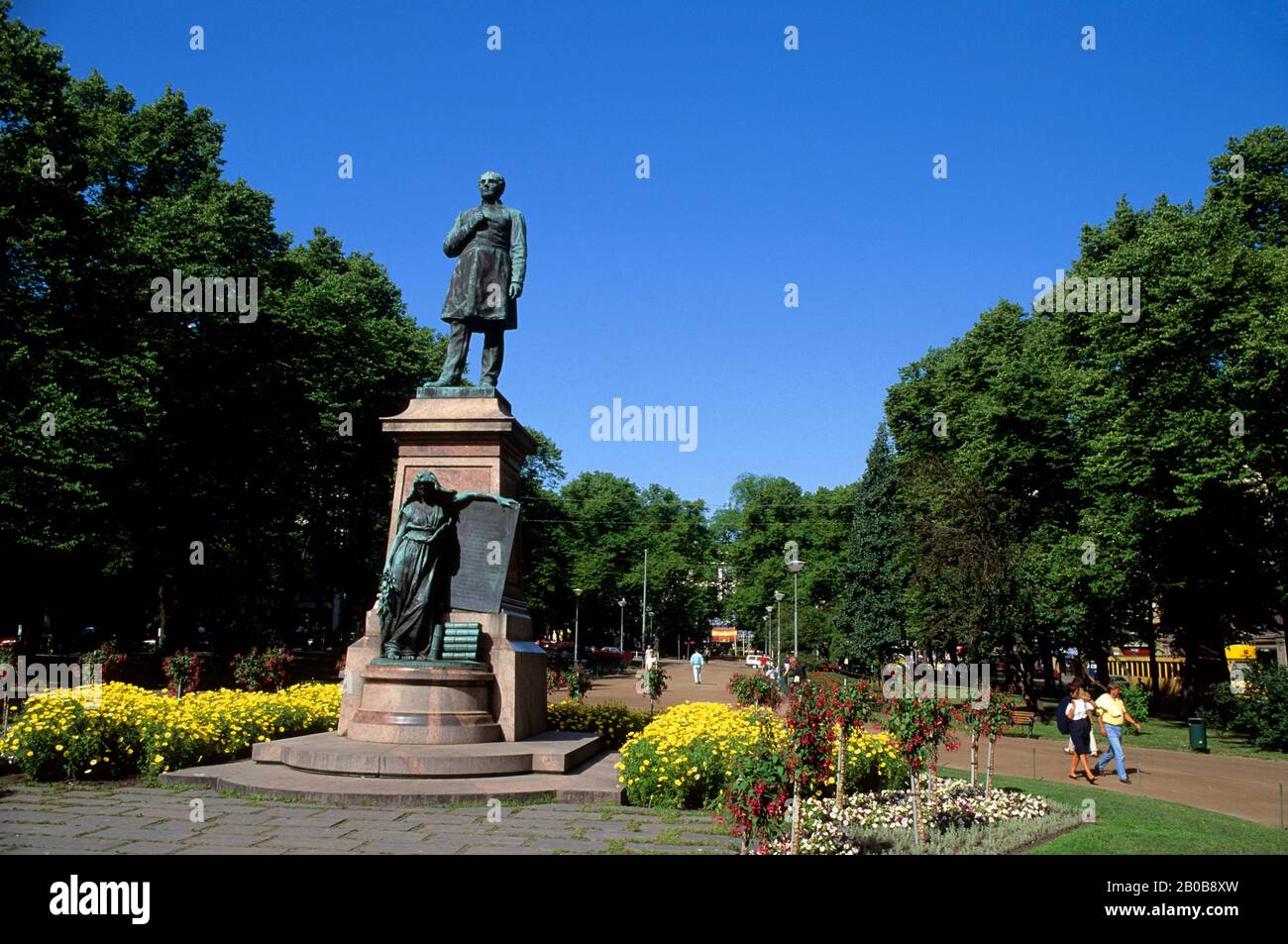 FINLAND, HELSINKI, DOWNTOWN, ESPLANADE,MONUMENT Stock Photo - Alamy