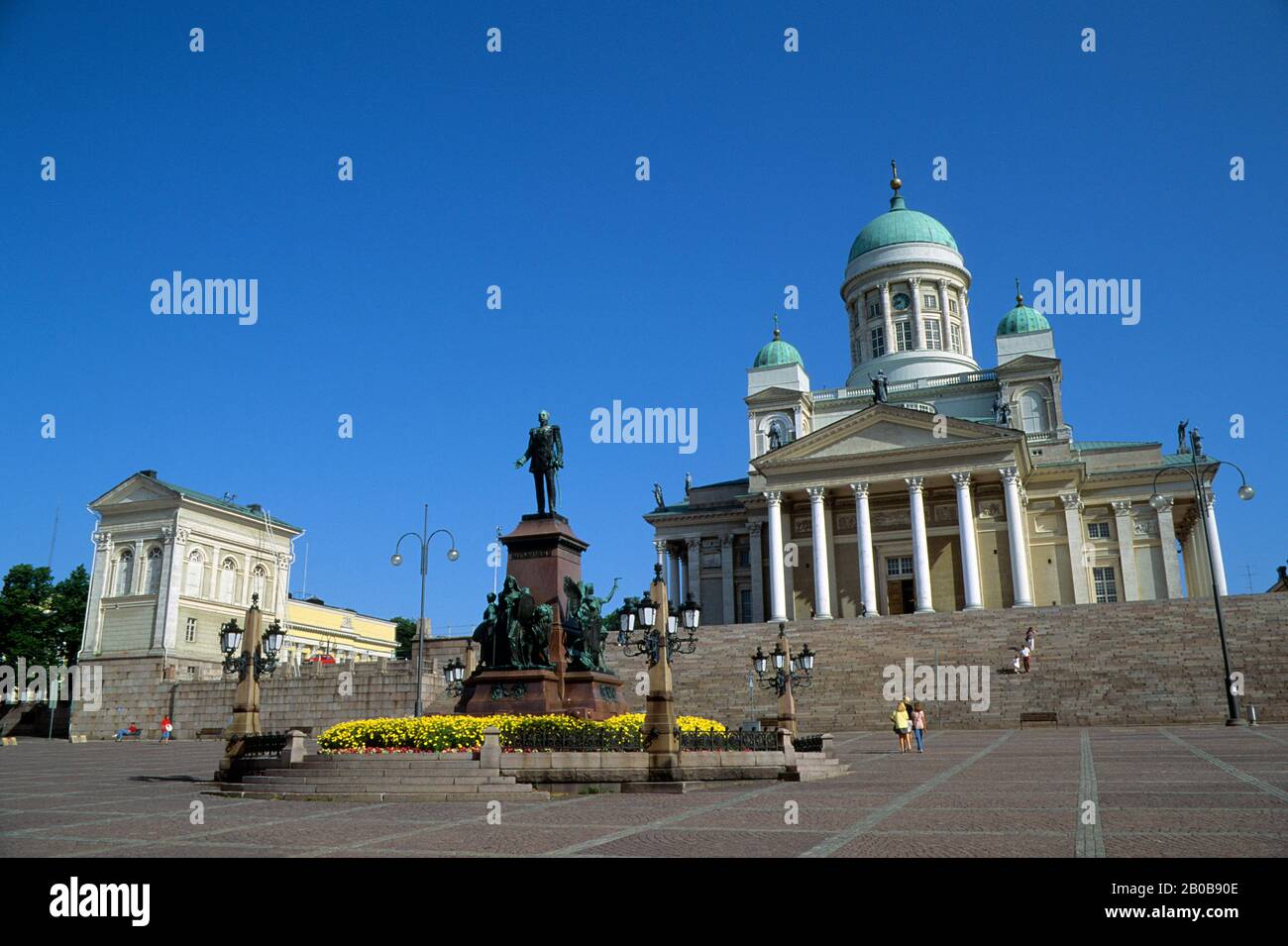 FINLAND, HELSINKI, DOWNTOWN, SENATE SQUARE, CATHEDRAL Stock Photo - Alamy