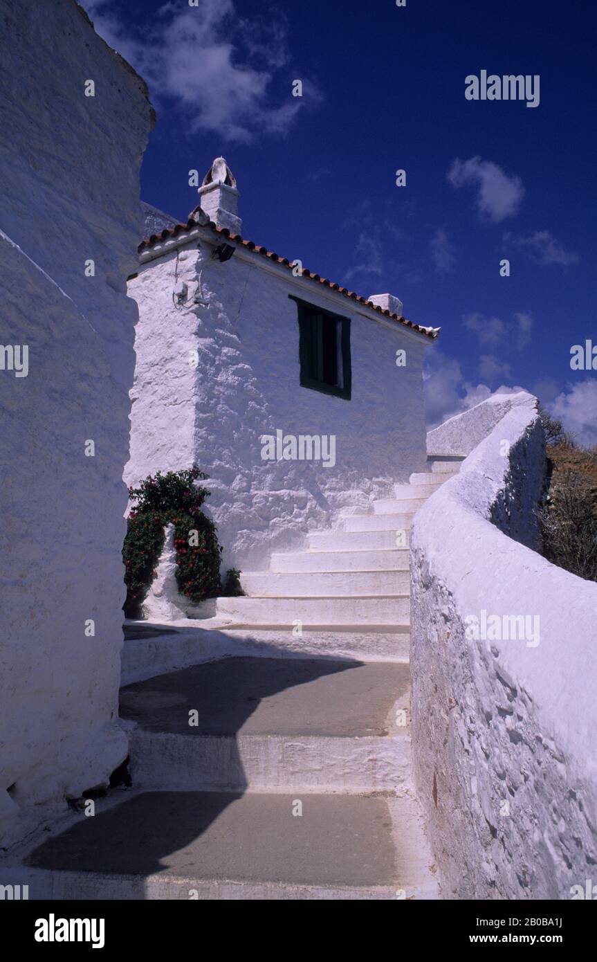 GREECE, AEGEAN SEA, SKOPELOS, WHITEWASHED HOUSES AND STEPS Stock Photo ...