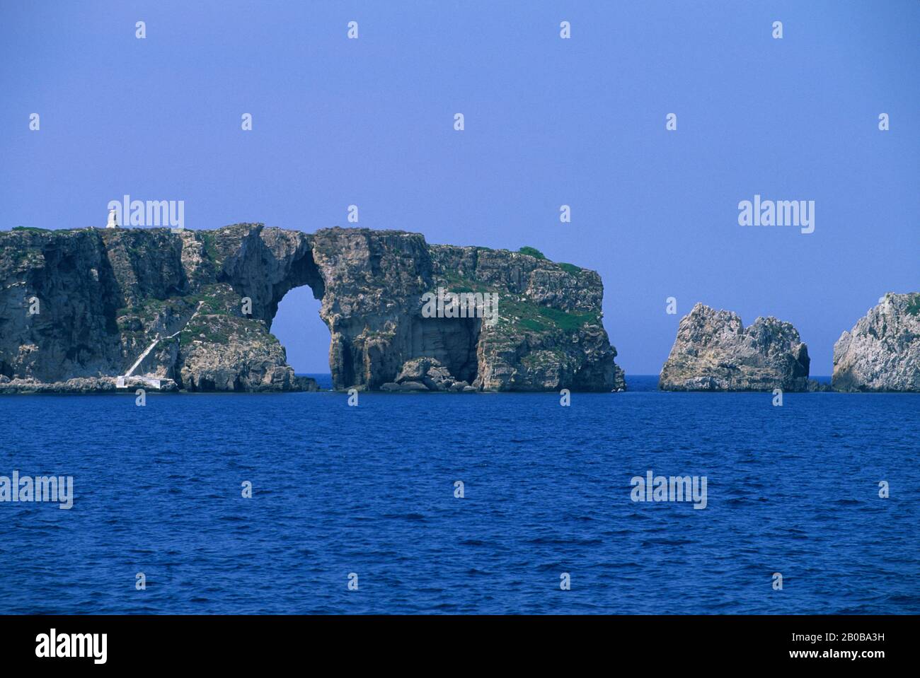GREECE, PYLOS, VIEW OF ROCK FORMATIONS Stock Photo - Alamy