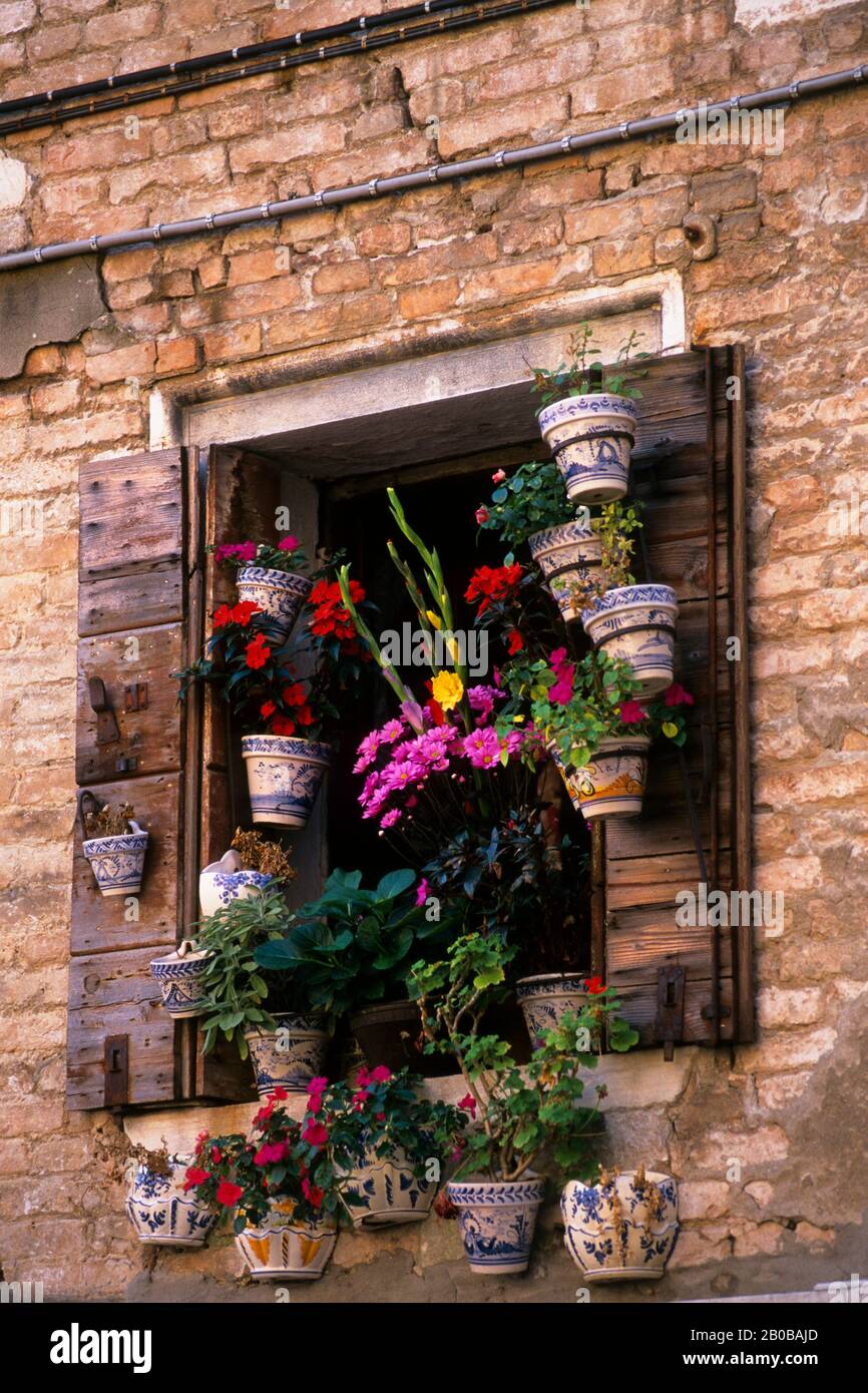 ITALY, VENICE, WINDOW WITH FLOWER POTS Stock Photo - Alamy