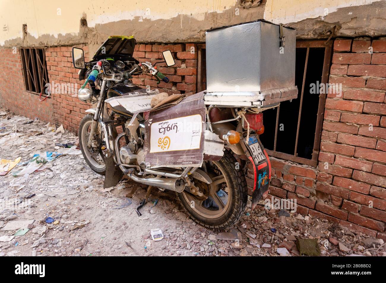 Hurghada, Egypt. Retro motorcycles used by locals Stock Photo - Alamy