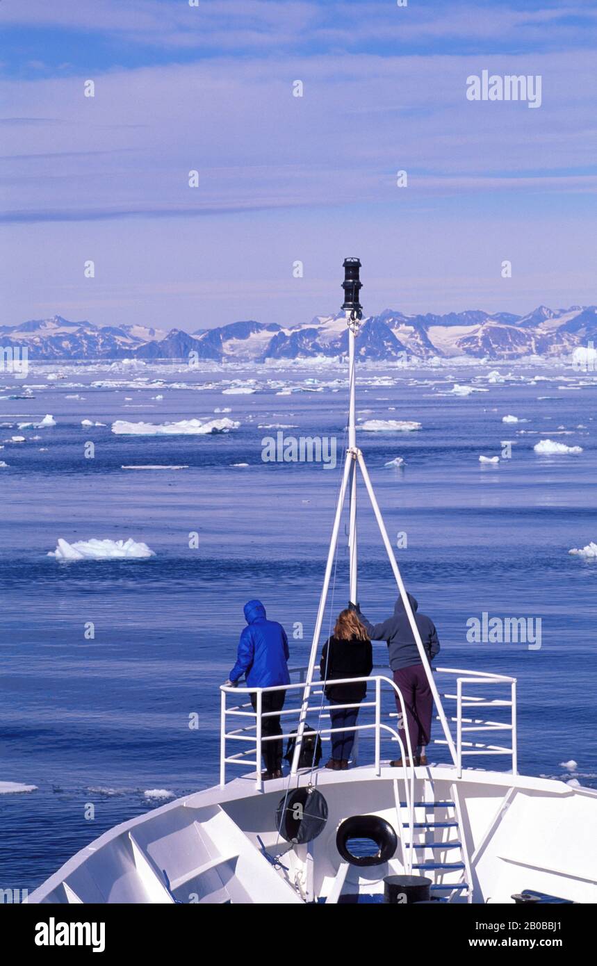 GREENLAND, EAST COAST, PACK ICE, MS CLIPPER ADVENTURER, PASSENGERS ...