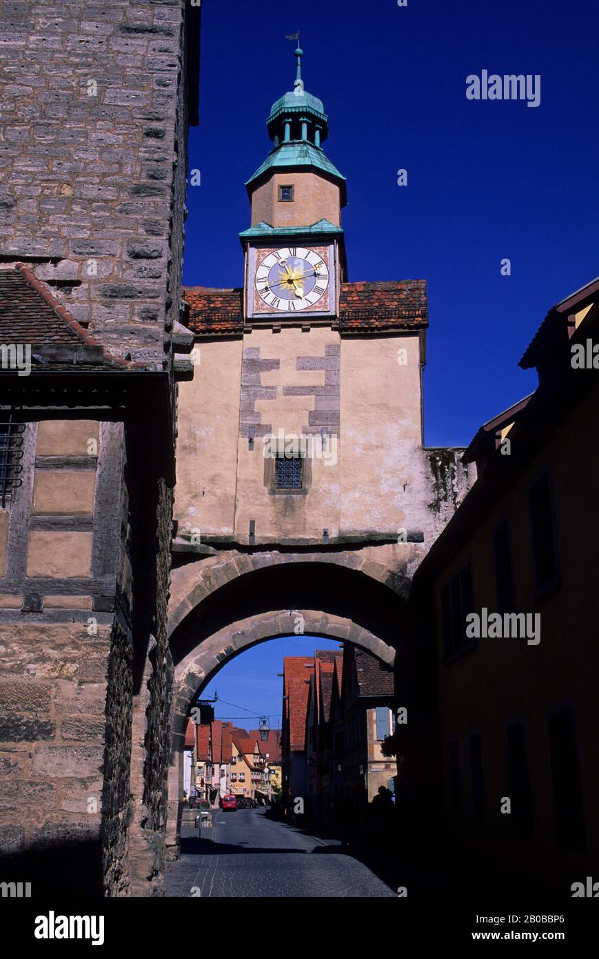 GERMANY, ROTHENBURG ON THE TAUBER, STREET SCENE, RODER ARCH Stock Photo ...