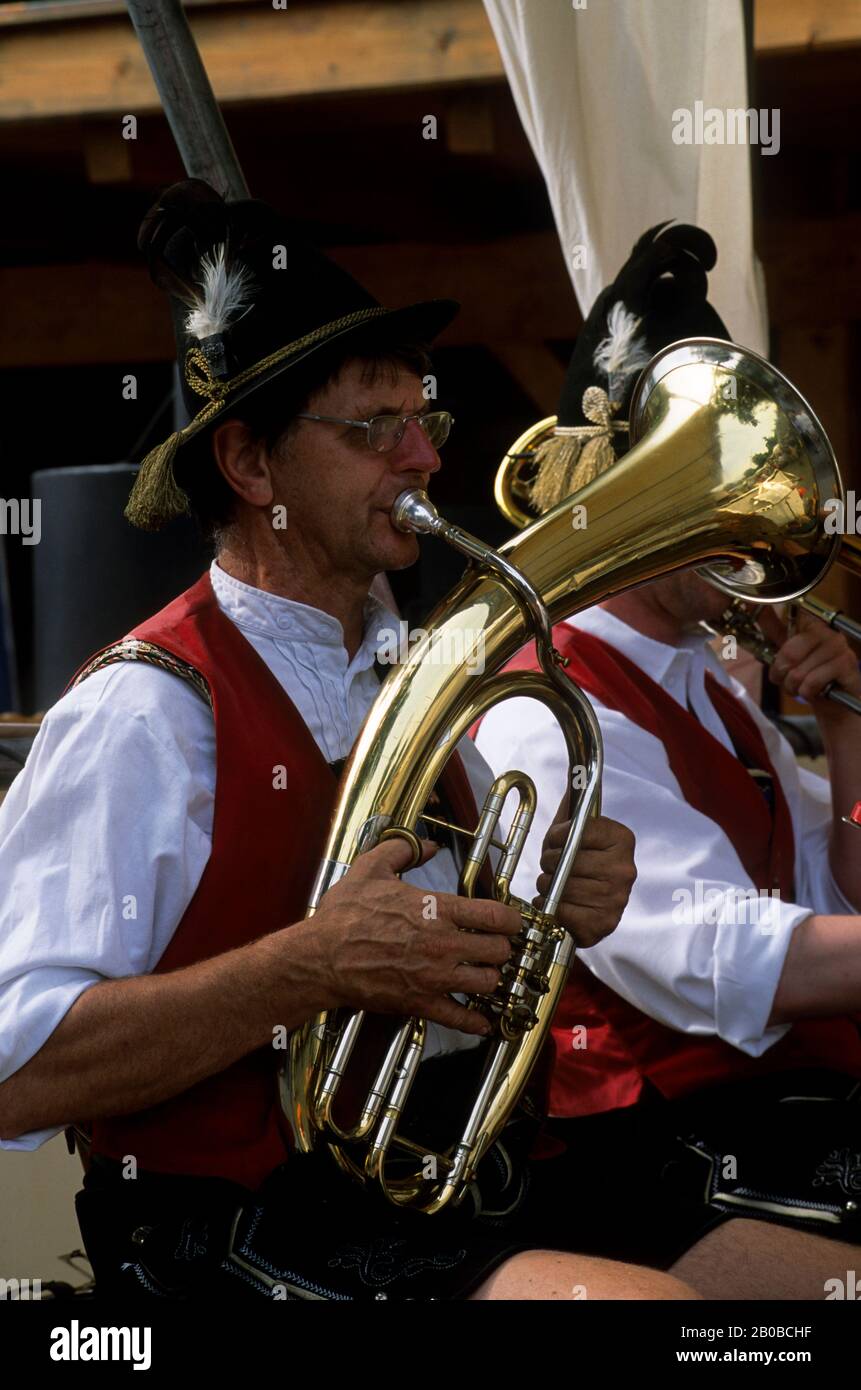 Baritone horn hi-res stock photography and images - Alamy