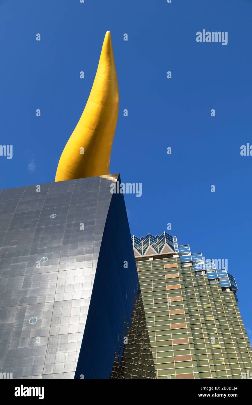 Asahi breweries tower hi-res stock photography and images - Alamy