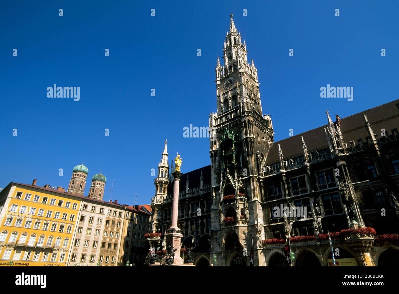 GERMANY, BAVARIA, MUNICH, FRAUENPLATZ, CITY SQUARE, NEW CITY HALL Stock ...