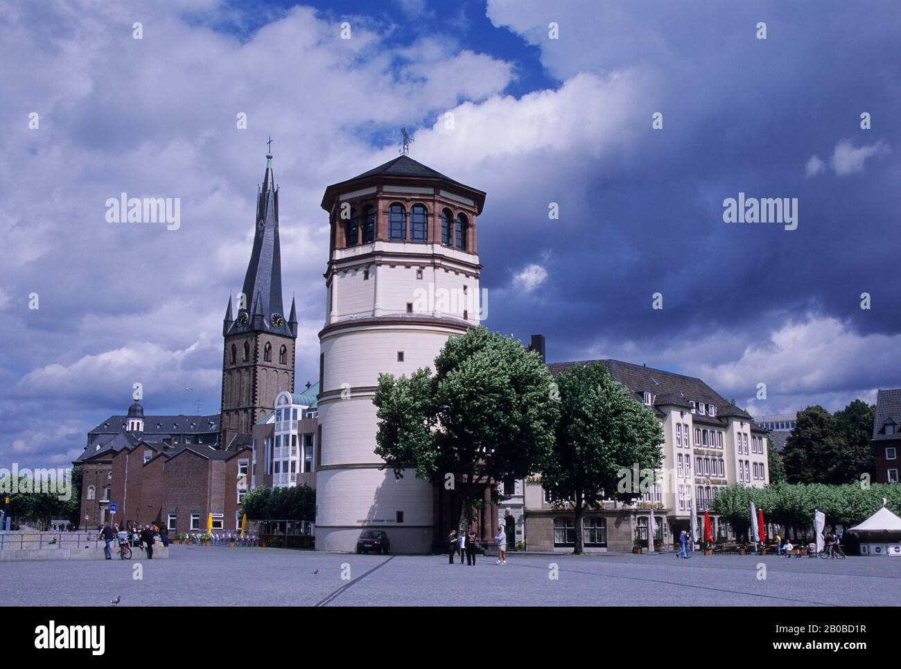 Dusseldorf germany old city hi-res stock photography and images - Alamy